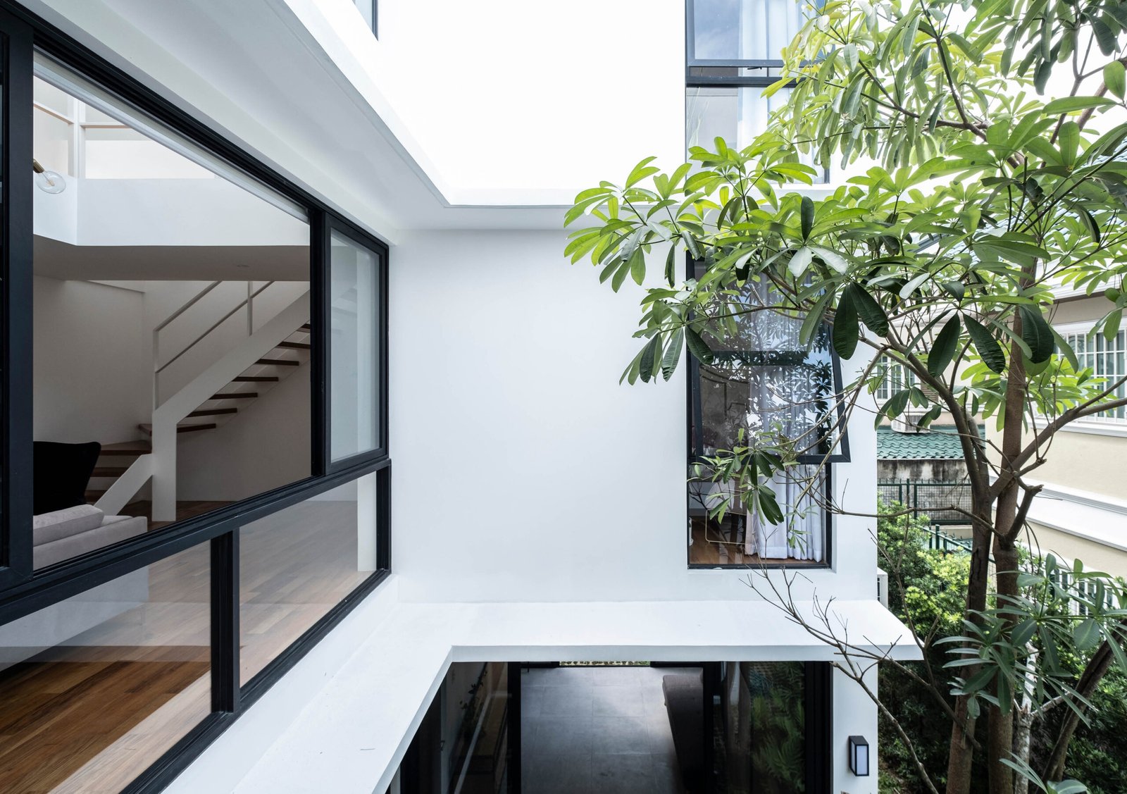 Inward Gaze: Inward House by MB Architecture Studio - Kanto - Creative ...