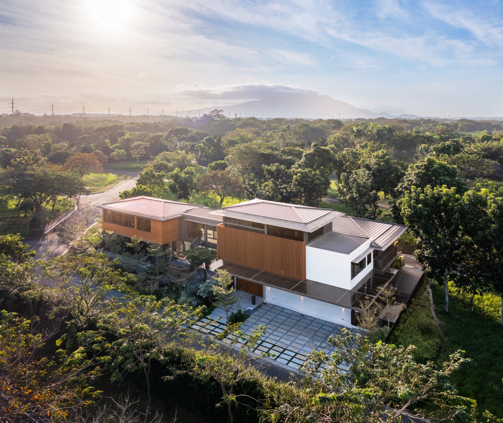Permeability and Permanence: O House by Royal Pineda+ Architecture ...