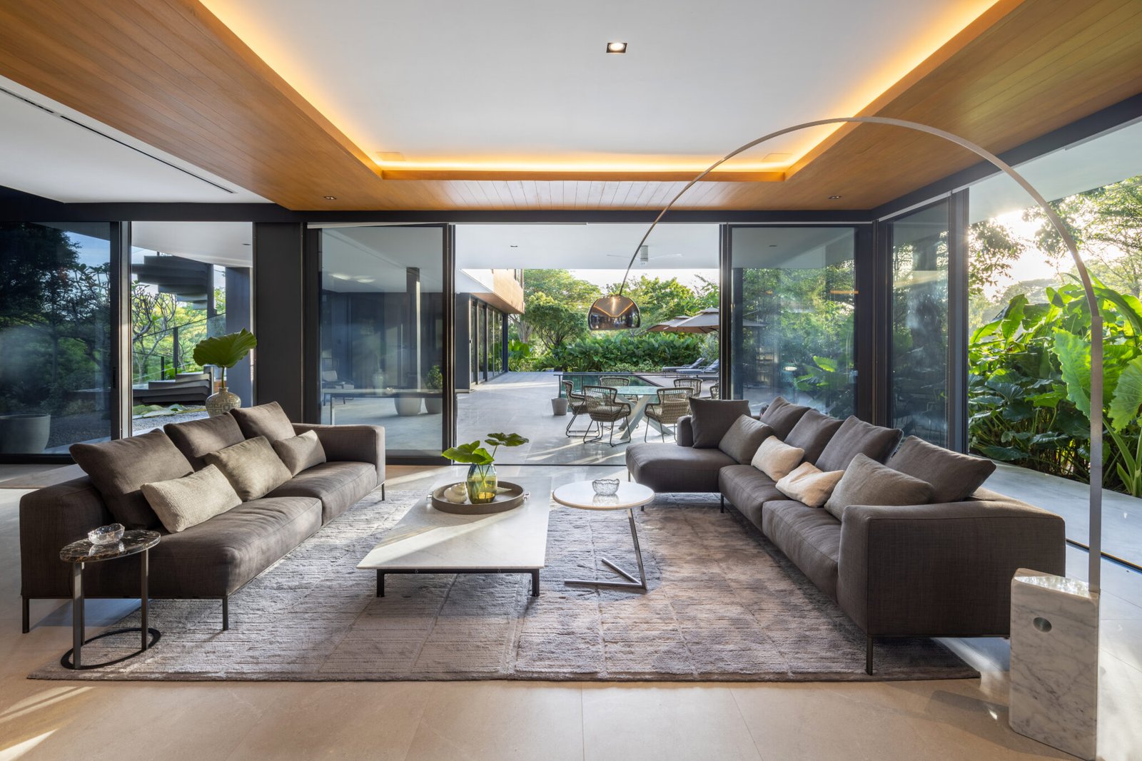 Permeability and Permanence: O House by Royal Pineda+ Architecture ...