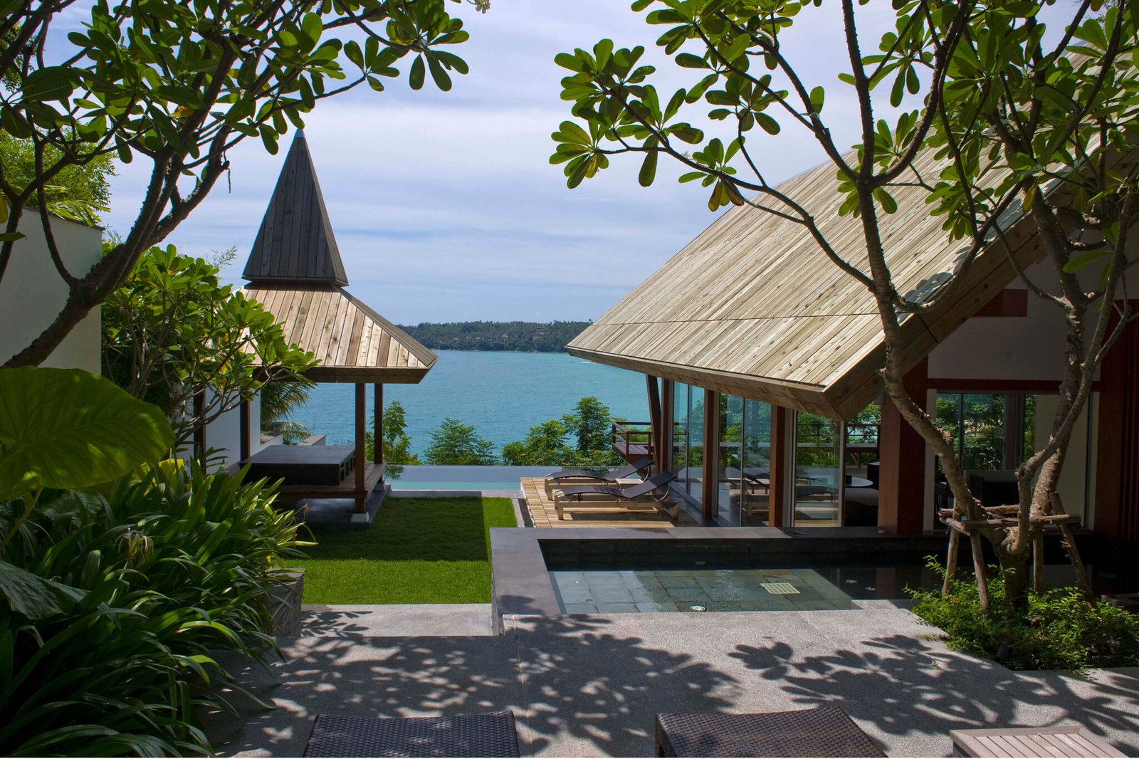Poetry in the Tropics: The Architecture of Ernesto Bedmar Architects ...