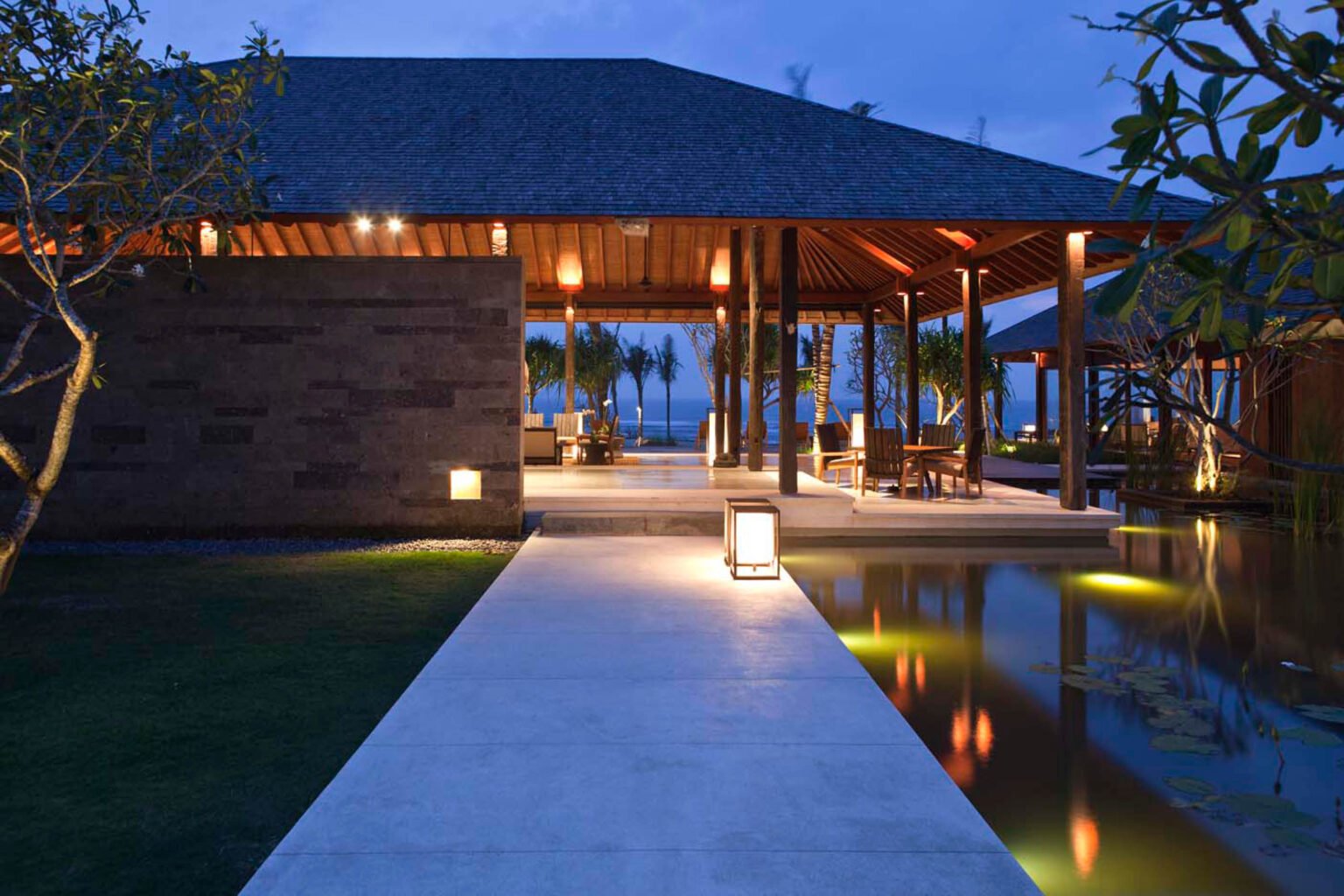 Poetry in the Tropics: The Architecture of Ernesto Bedmar Architects ...