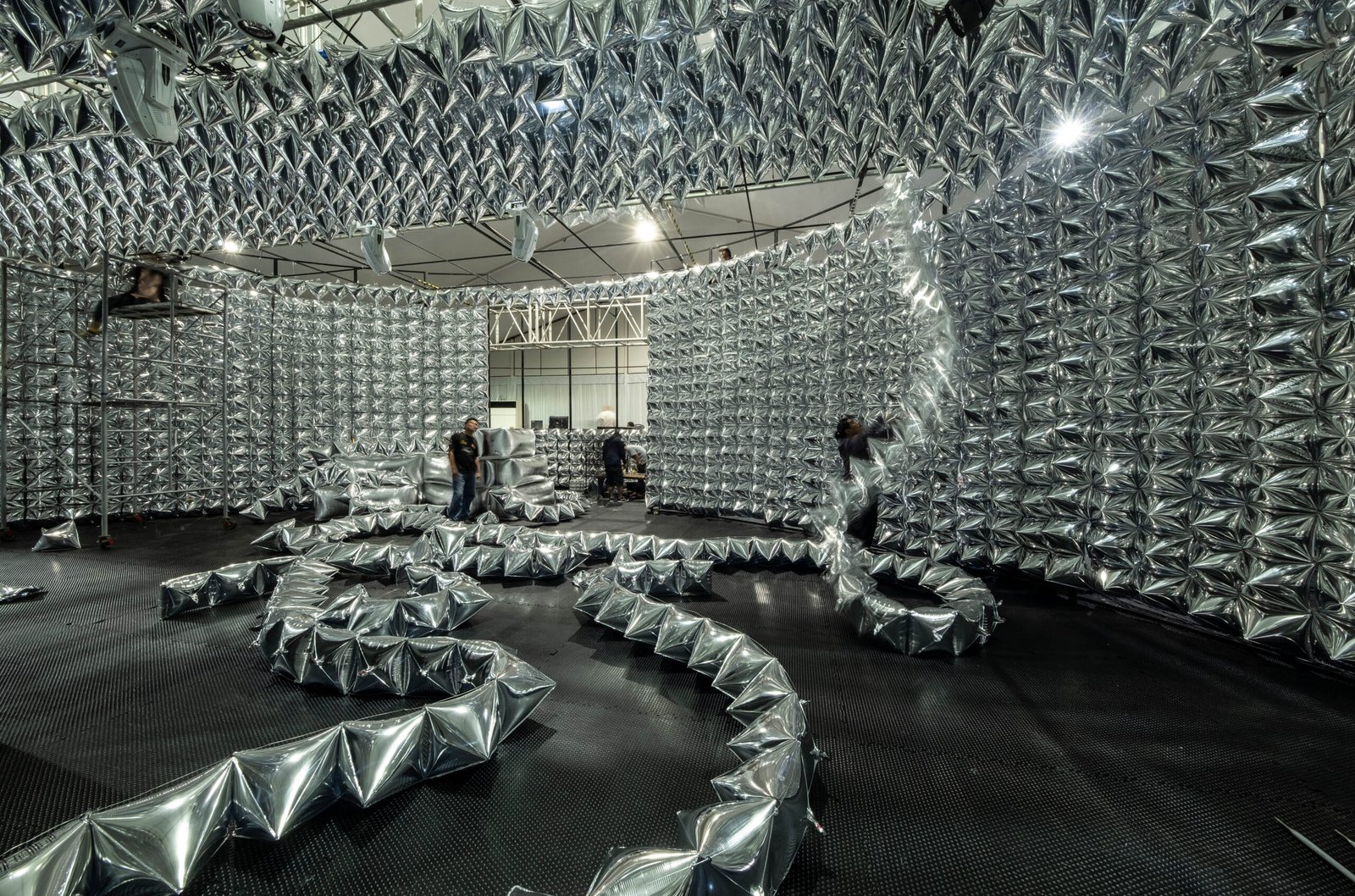 Walking on Air: Konzept.Konzept's Digital Oasis - Kanto - Creative Corners