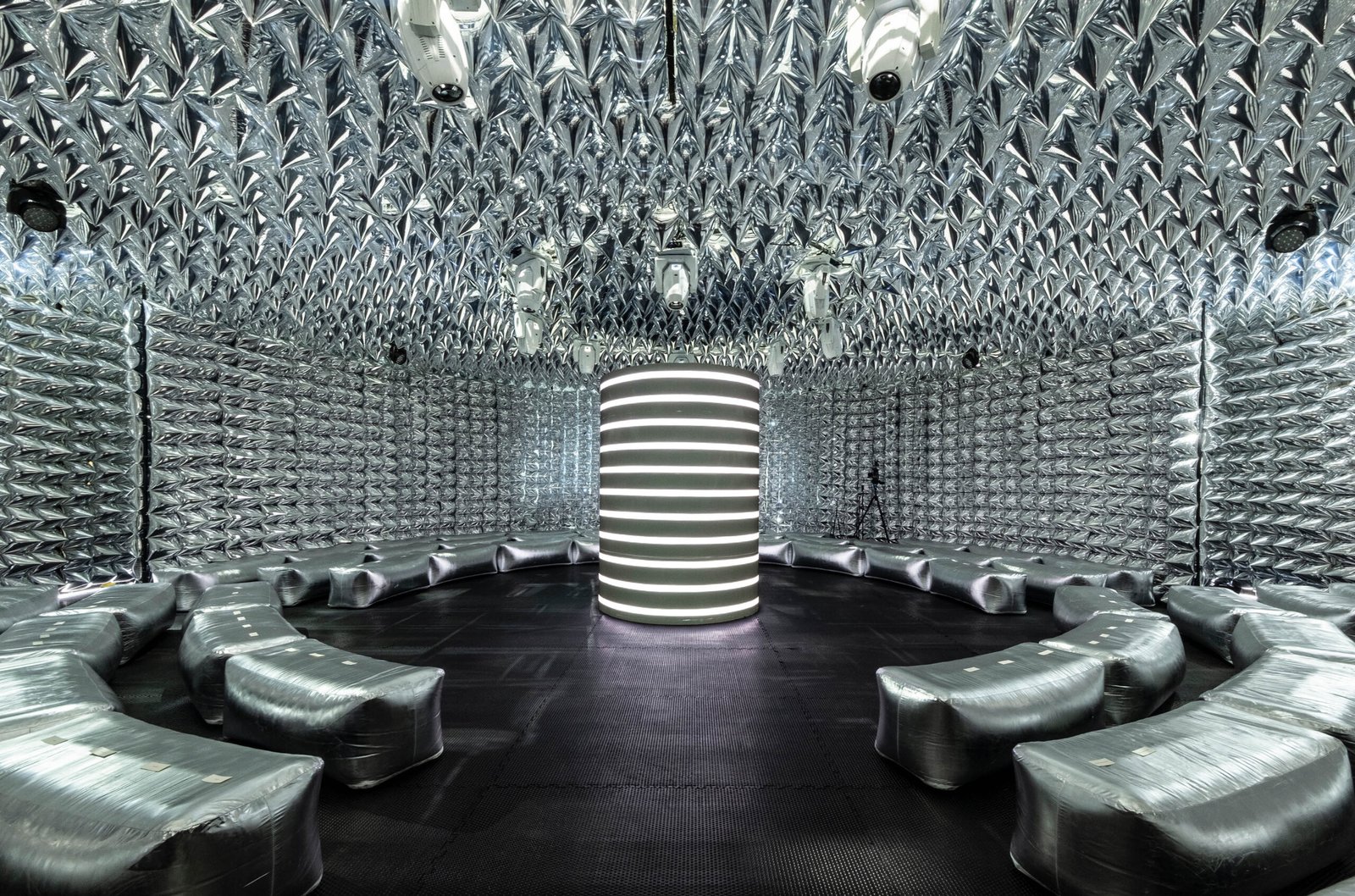 Walking on Air: Konzept.Konzept's Digital Oasis - Kanto - Creative Corners
