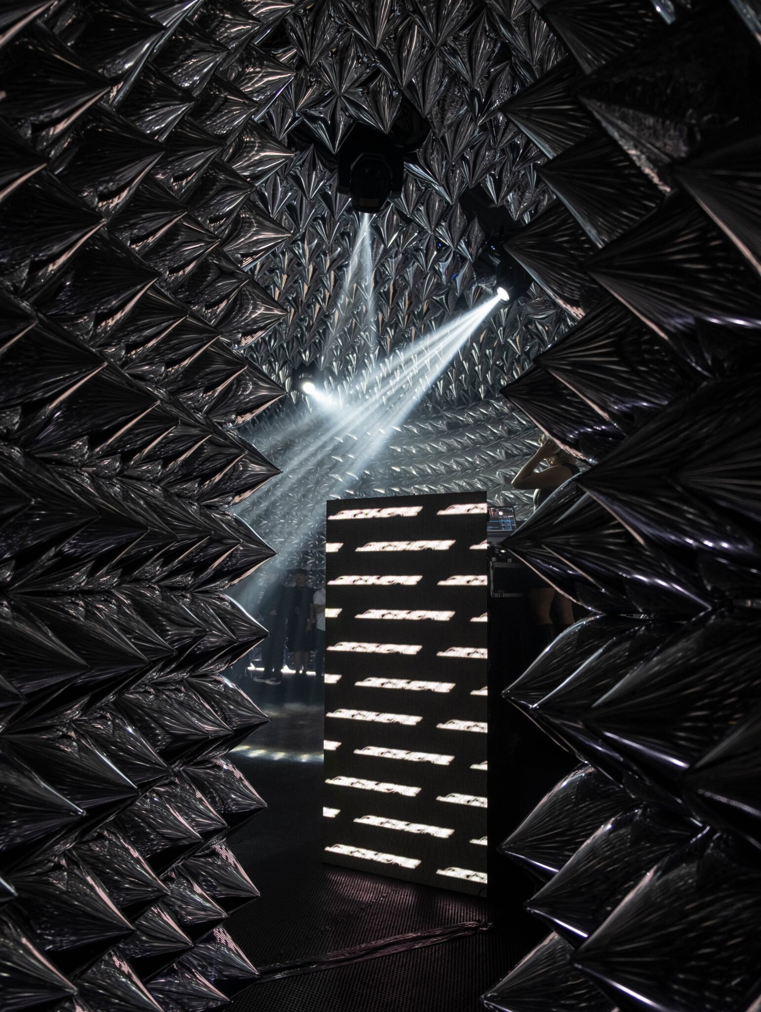 Walking on Air: Konzept.Konzept's Digital Oasis - Kanto - Creative Corners