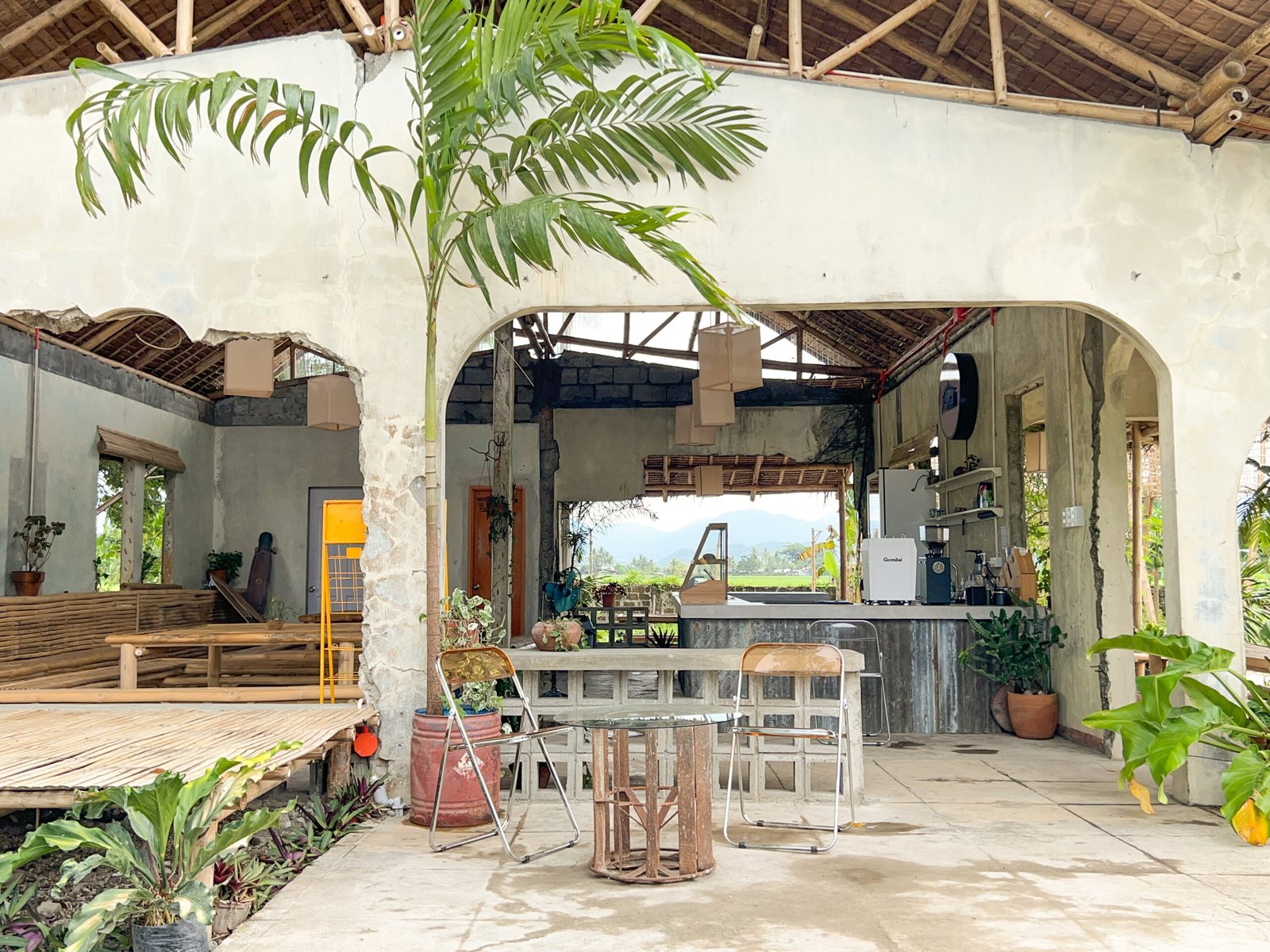 Rustic Rendezvous: Café Ruins by DOCE Design + Build - Kanto - Creative ...