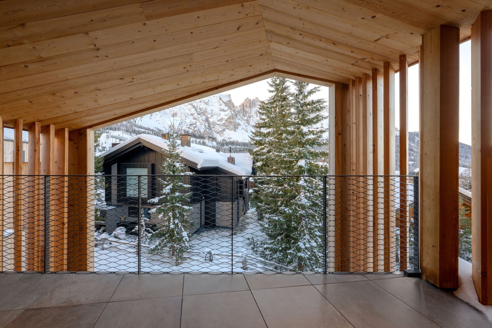 Alpine Appeal: House Carezza by monovolume architecture + design ...