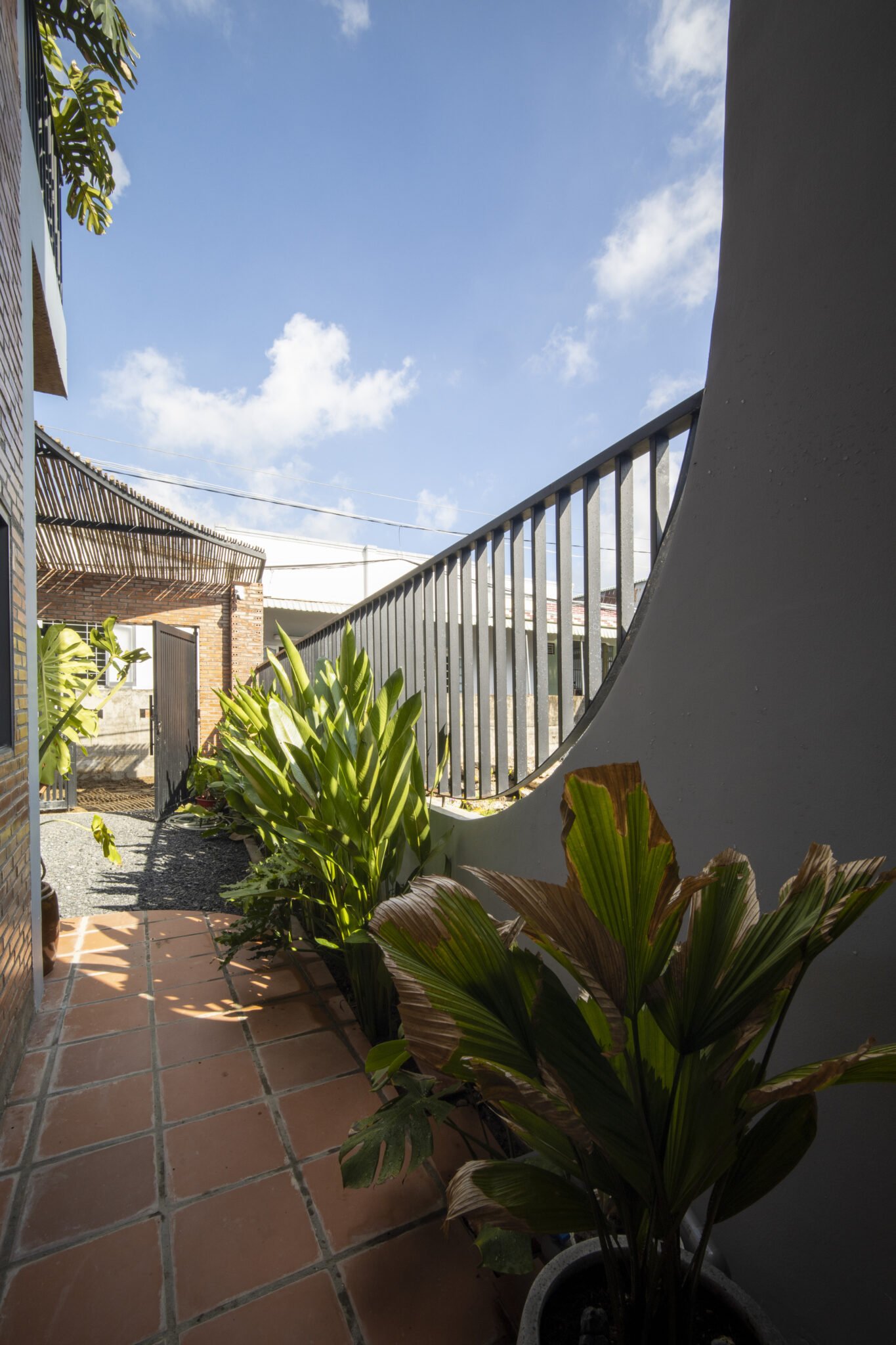 A Nurturing Nest: Noah's Nest House by Archiro Vietnam - Kanto ...