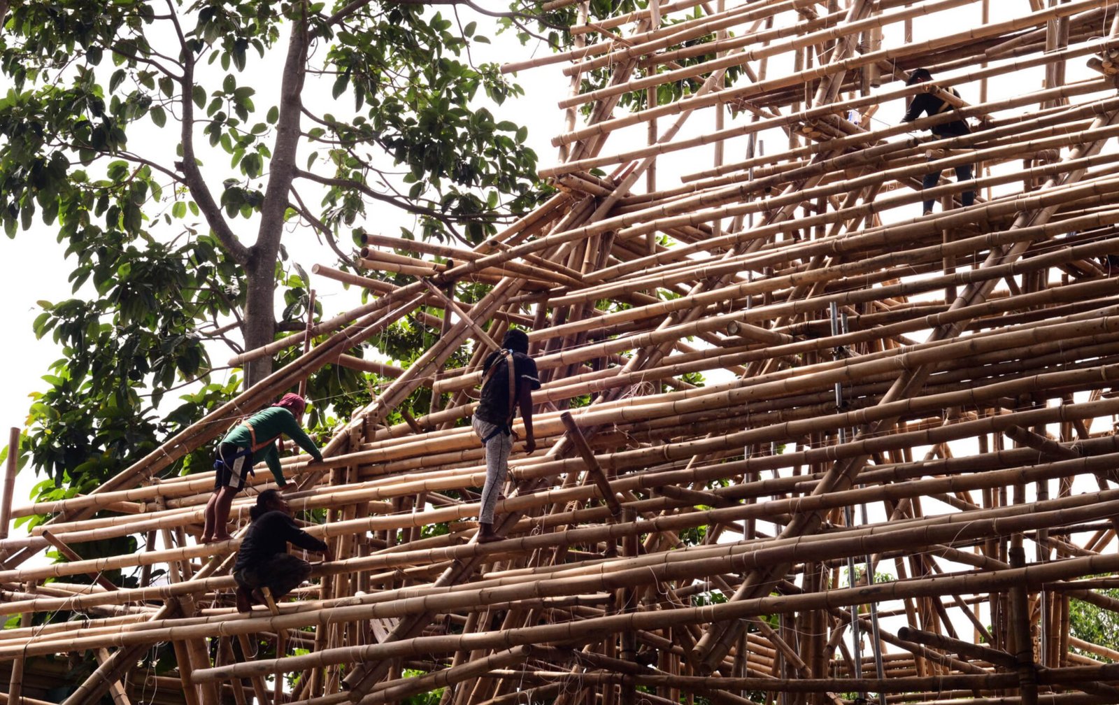 A Living Room for the Tropics: Bamboo Pavilion by Kawayan Design Studio ...