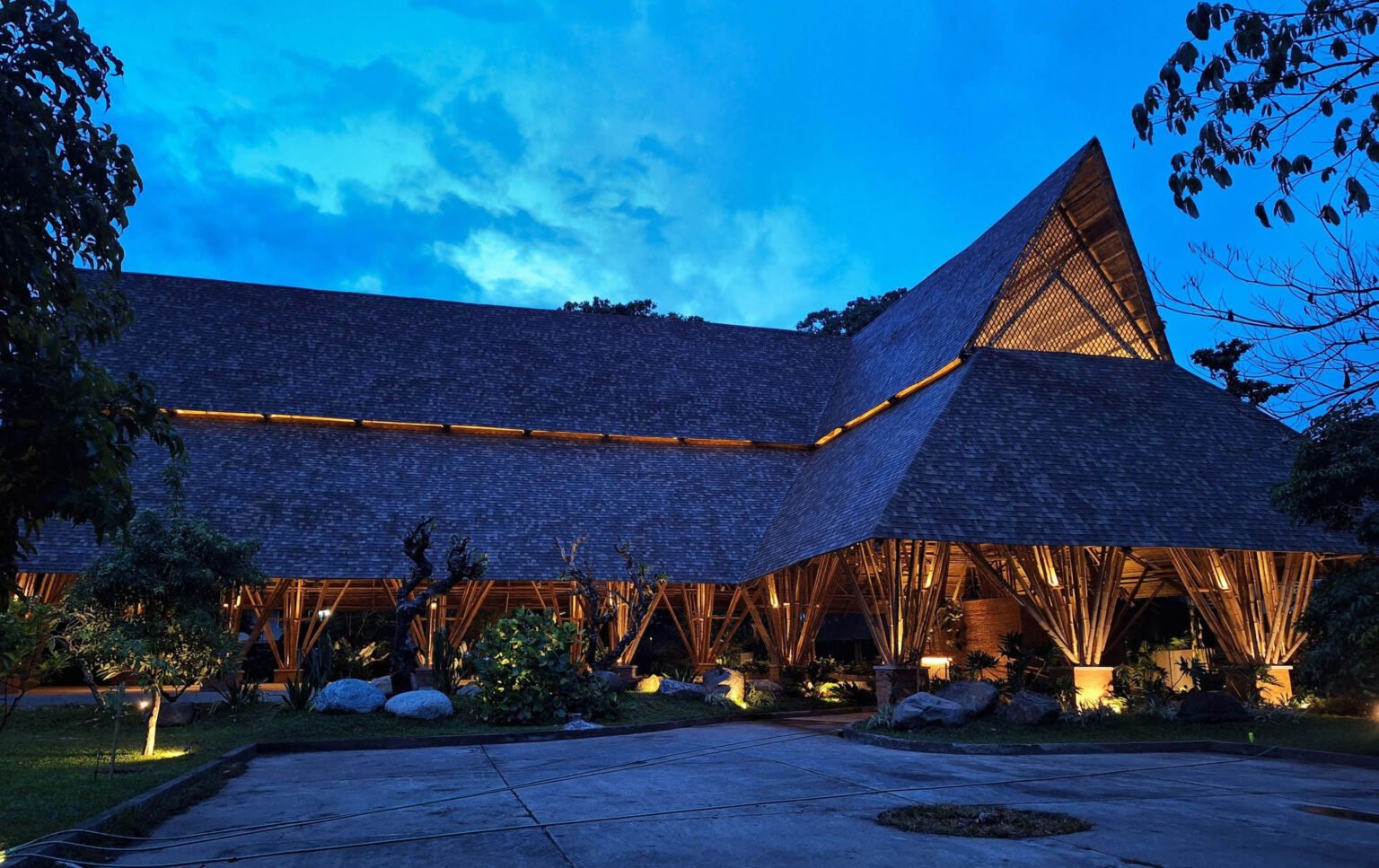 A Living Room for the Tropics: Bamboo Pavilion by Kawayan Design Studio ...