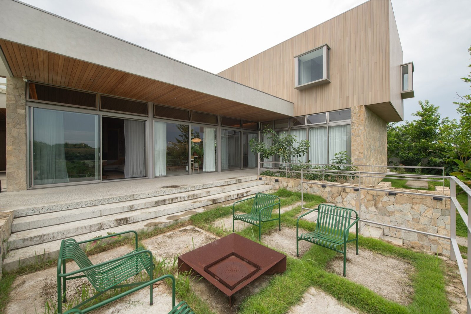 Weathering Heights: CAW House by Studio Tille - Kanto - Creative Corners